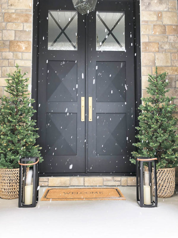 Our Winter Wonderland Christmas Home Tour: Snowy Porches & Front Entry ...