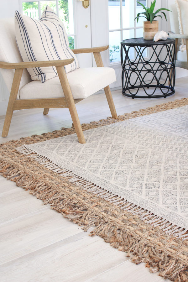 Tips to Layering Neutral Rugs + Beach cottage living room update - The ...